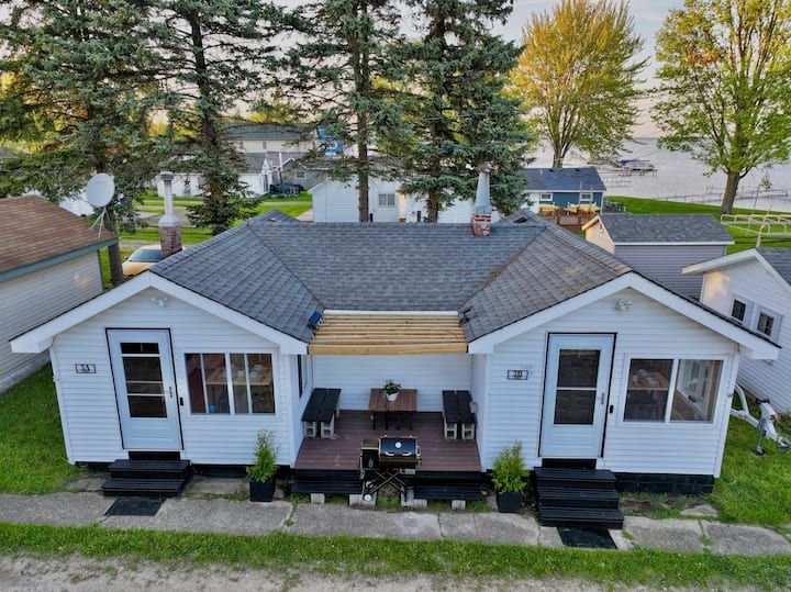 Tiny Bungalow In Houghton Lake - Entire Duplex - Houghton Lake, MI