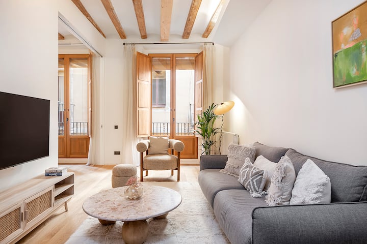 Serene Born Escape - Badalona