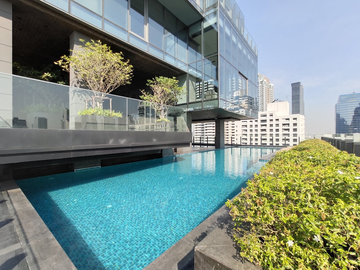¡100 m2! Gimnasio, piscina, BTS Nana, MRT Sukhumvit y máx. 4 - Apartamentos en alquiler en ...