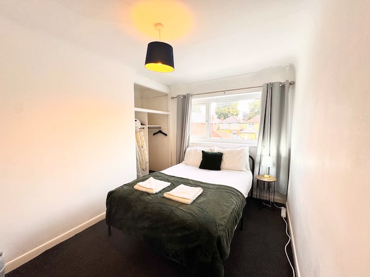 Centrally Located Flat With Off-road Parking - 사우샘프턴