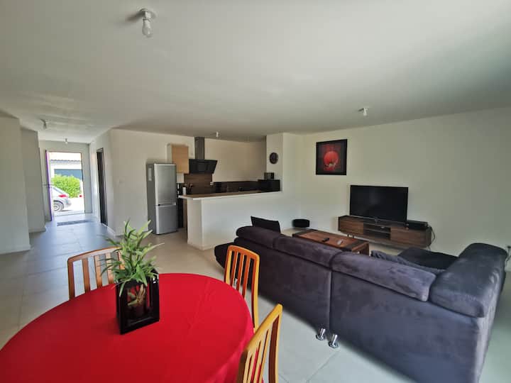 Maison Spacieuse Climatisé Au Calme Et Confort - Pyrénées-Orientales