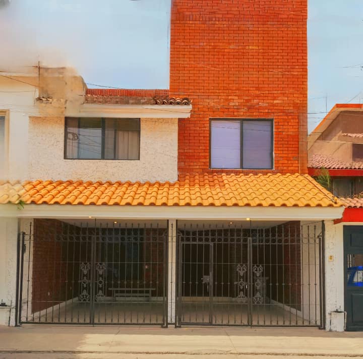 Casa Cerca De La Feria A Excelente Precio. - León