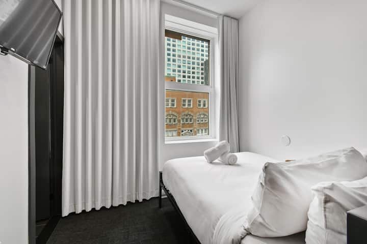 Double Bed Room - City View - Montreal
