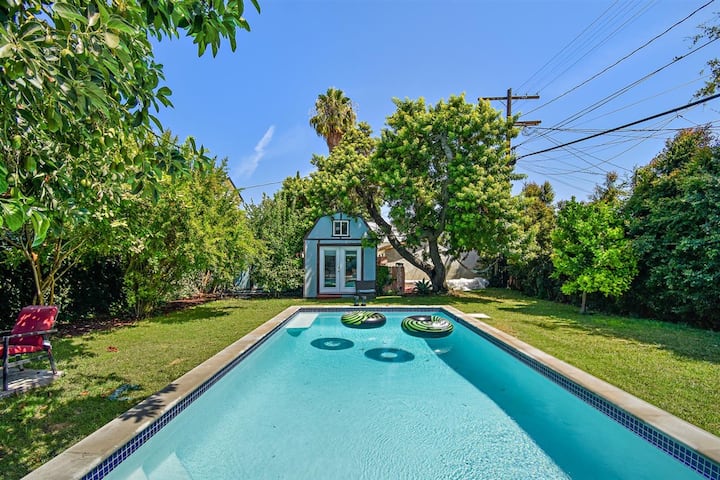 Big Studio Apartment In Heart Of La With Pool - Los Angeles, CA