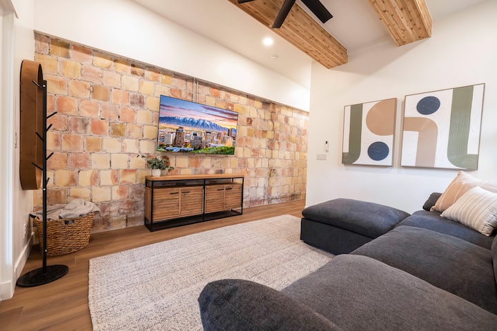 Brand New Upstairs Apt Near Uofu - Salt Lake City, UT