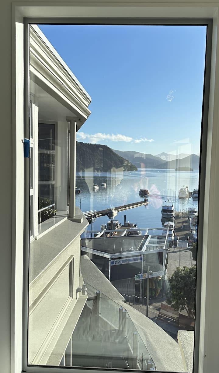 Oxleys Penthouse 501 Three Bedroom & Two Bathrooms - Picton, New Zealand