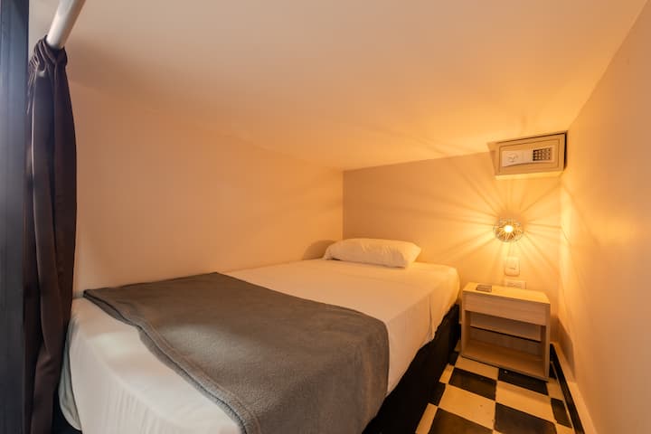 Complete Room For 4 W/ Bathroom - Cartagena, Colombia