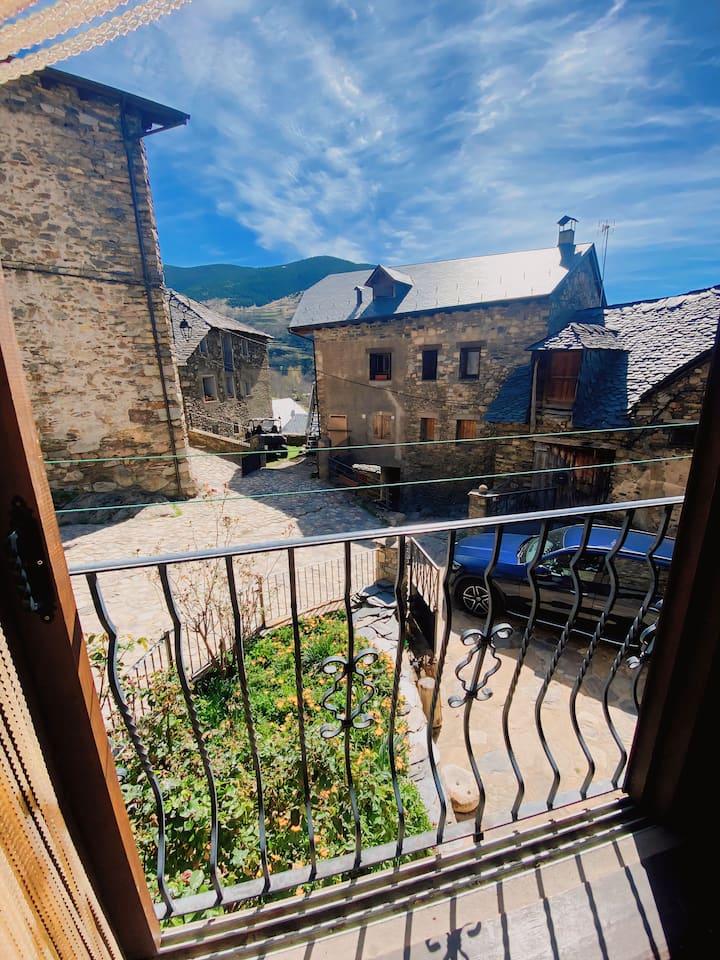 Dúplex Con Chimenea Y Vistas En La Vall De Boí - Pyrenees