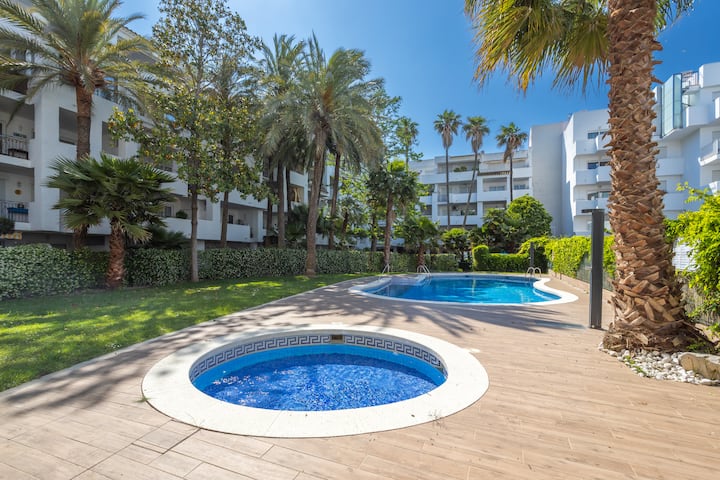 Appartement Avec Piscine , Idéal Pour Les Familles - Roses
