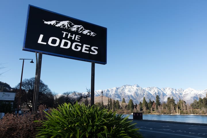 Lakefront Super King Studio In Queenstown Cbd! - Queenstown