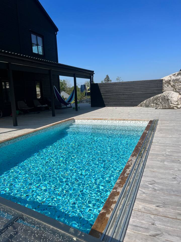 Villa Med Uppvärmd Pool Och Havsutsikt - Vagnhärad