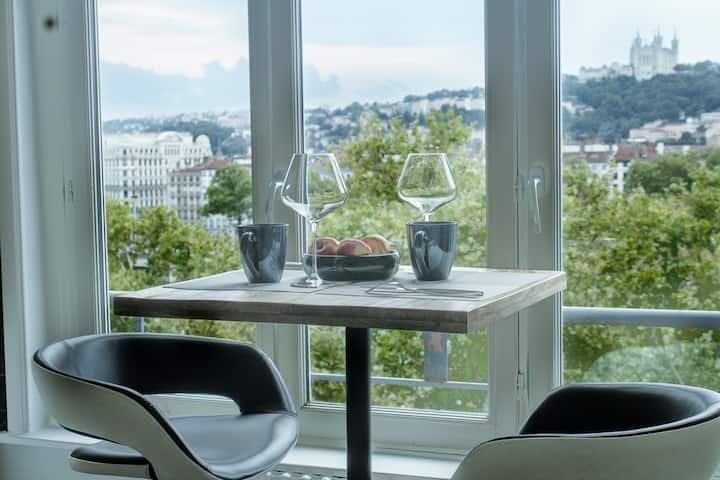 Vue Exceptionnelle, Baignoire Balnéo, Parking&clim - Lyon