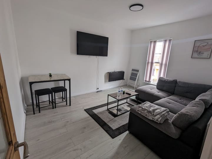2 Bed Flat Close To City Centre - Belfast