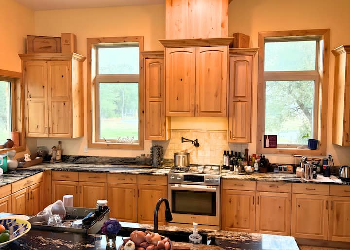 Hill Country Farm Bed-and-breakfast - Driftwood, TX