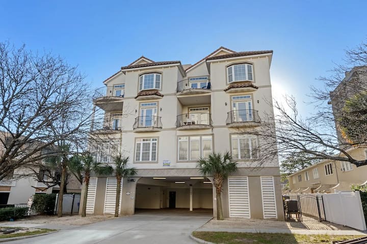 21376b - Sleeps 19, Beach Access, Pool - Myrtle Beach, SC