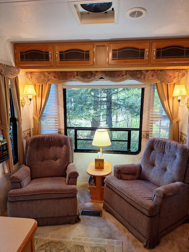 Cozycorner Rv Less Than 10 Miles From West Glacier - Montana
