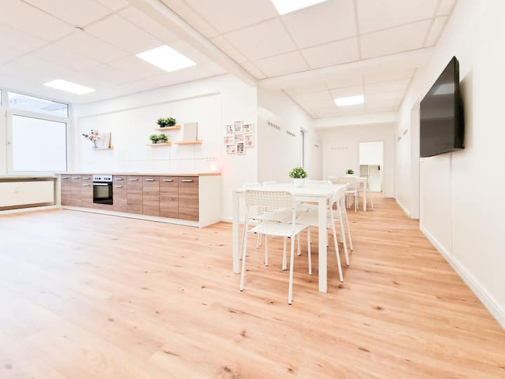 Raj Living - 5 Rooms - Center - 10 Min Messe Dus - Langenfeld (Rheinland)