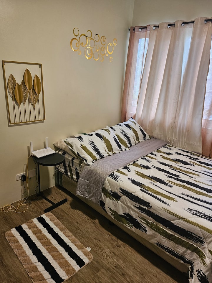 Essence Suites Stanford 3 With Wifi+netflix - Silang