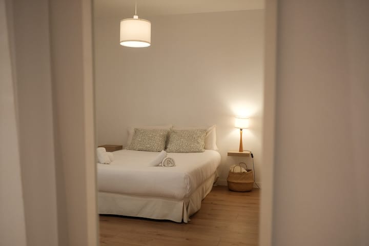 Spacious Studio Apt: Central & Close To Everything - Alicante (Alacant)