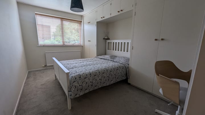 Central Apartment In Leafy Quiet Area Of Town - Wallingford