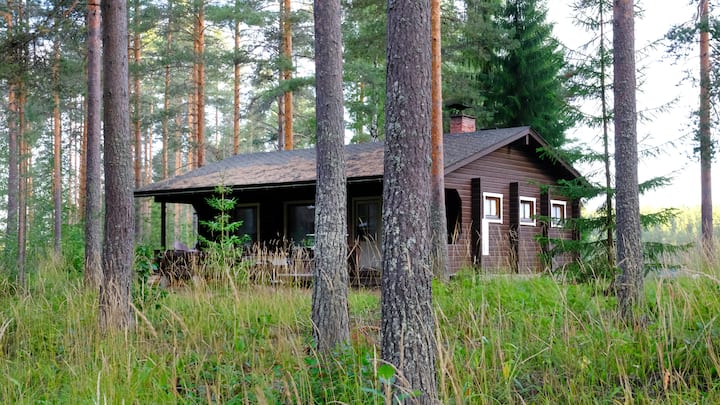 Cozy Cottage With Boat, Steps From Lake In Kerimaa - Savonlinna