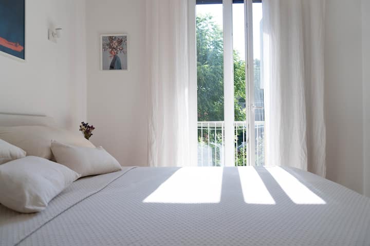 Modern Retreat: Relax Near San Luca Porticoes - Casalecchio di Reno