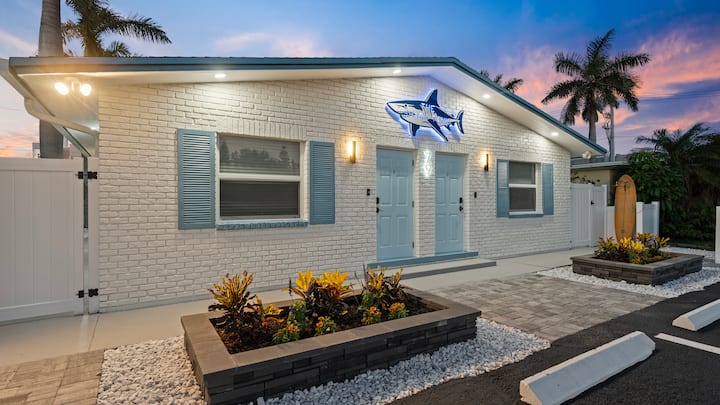 Shark Tank: Steps To Beach & Dining – Prime Spot - Cocoa Beach, FL