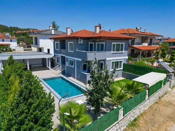 Akyaka'ya 10 Dk. Havuzlu Villa - Akyaka