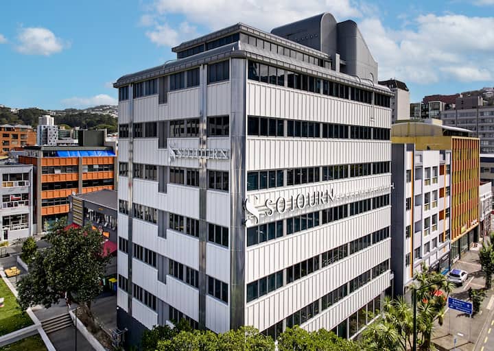 Comfort & Elegance: Your Perfect City Apt Retreat - Wellington