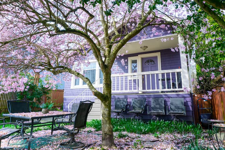 Bright, Modern, And Quiet | Single Family Home - Seattle, WA