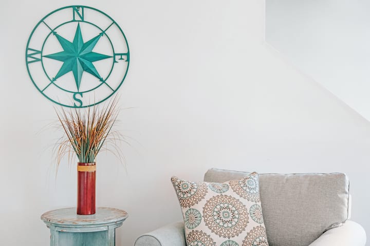 Duneside Cottage - Minutes From Town Beach - Narragansett, RI