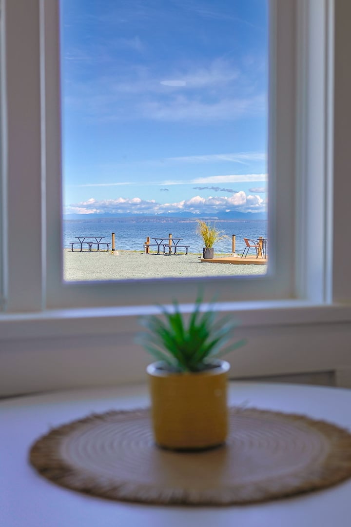 Beach Cabin 2 - 1 Bedroom W/ Pull-out Sofa - Vancouver Island