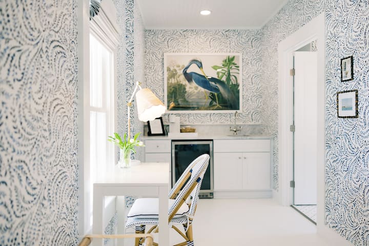 The Bunk House: The Cape Room (Unit 10) - Beaufort, NC