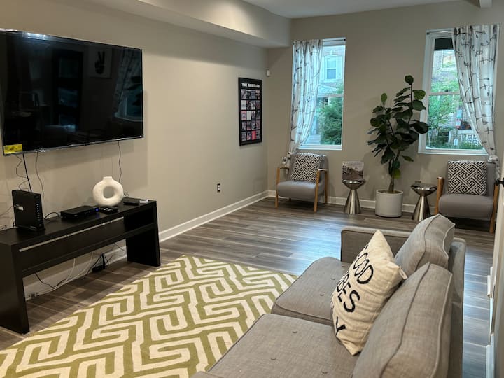 Huge 5br 10 Mins From Downtown! - Washington, D.C.