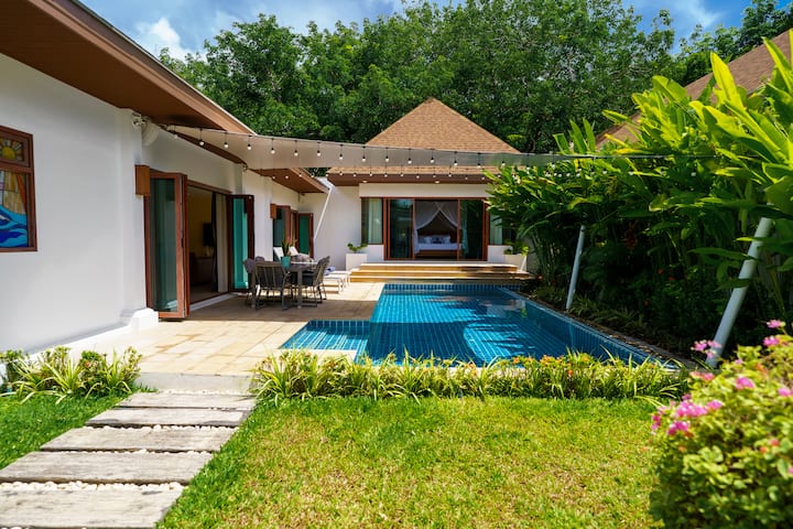 Stylish And Luxe 4br Pool Villa - Phuket