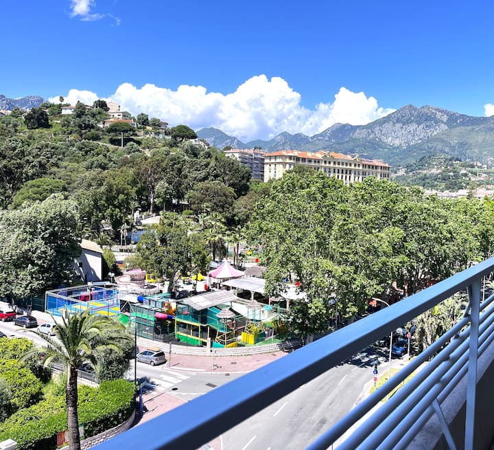 Menton + Vue Montagnes + Bord De Mer! - Plages de Menton