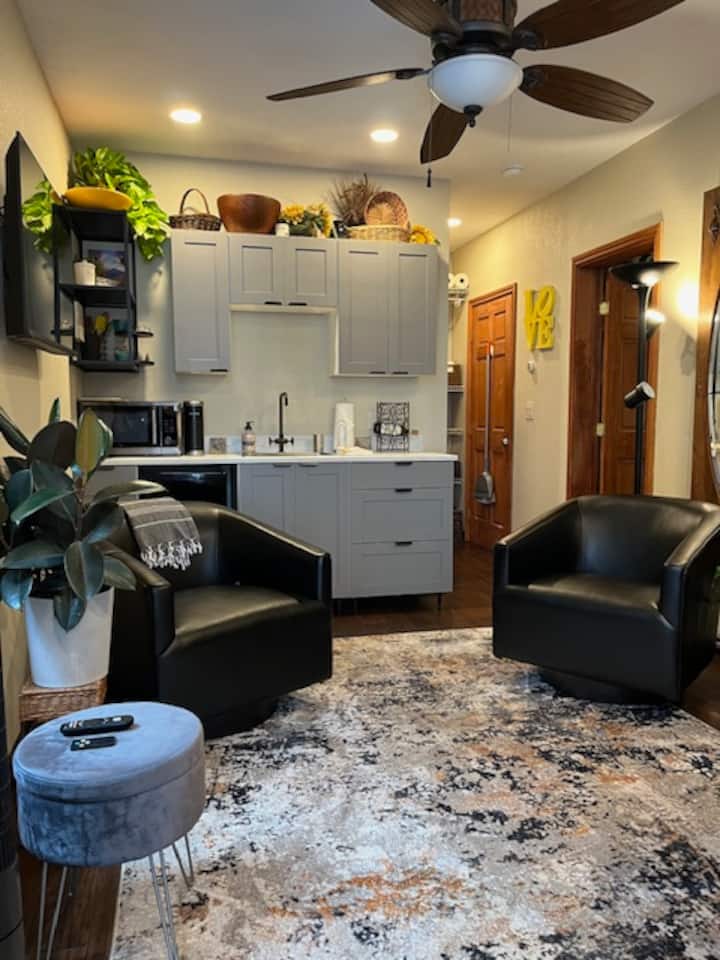 Wildwood Canyon Inn- Pet Friendly 1 Bdrm Apartment - Telluride, CO