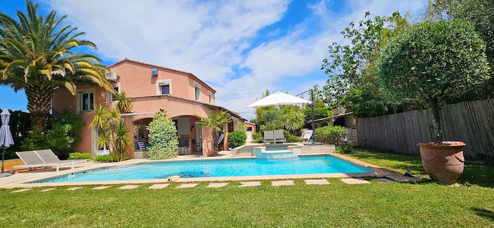 Maison De 180 M² Avec Piscine - Orange