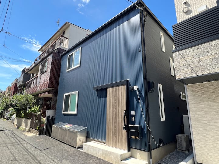 【新宿・電車3分/渋谷・電車10分/新大久保駅・徒歩5分】最大9名/75㎡/新築デザイナーズハウス - Shinjuku