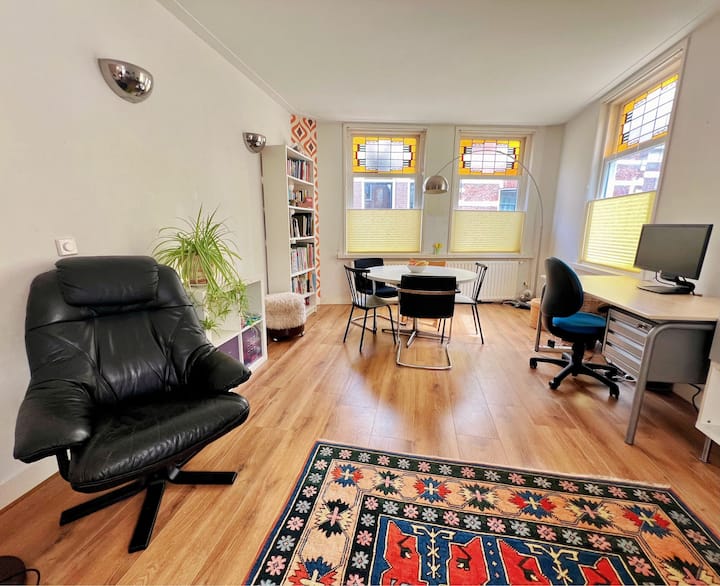 Two-story Townhouse In The Old Center - Haarlem