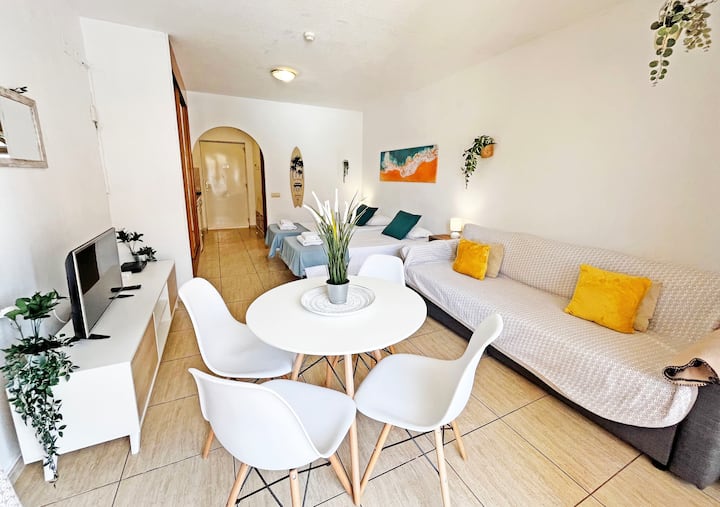 Sea La Vie Bella Carolina - Tenerife South Airport (TFS)