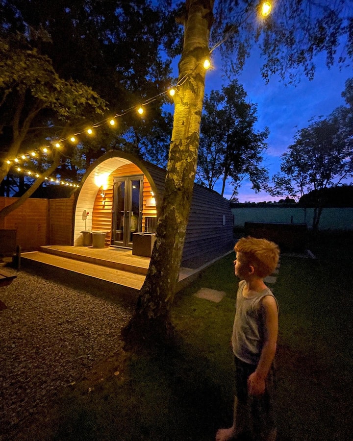 West Hall Glamping Deer Pod W/ Jacuzzi Hot Tub - Durham