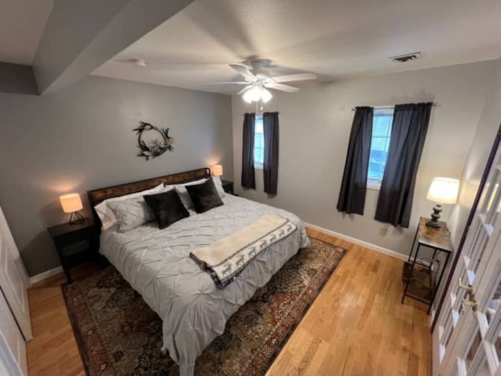Comfort Stay Of Casper | Cozy Home Near Downtown - Casper, WY