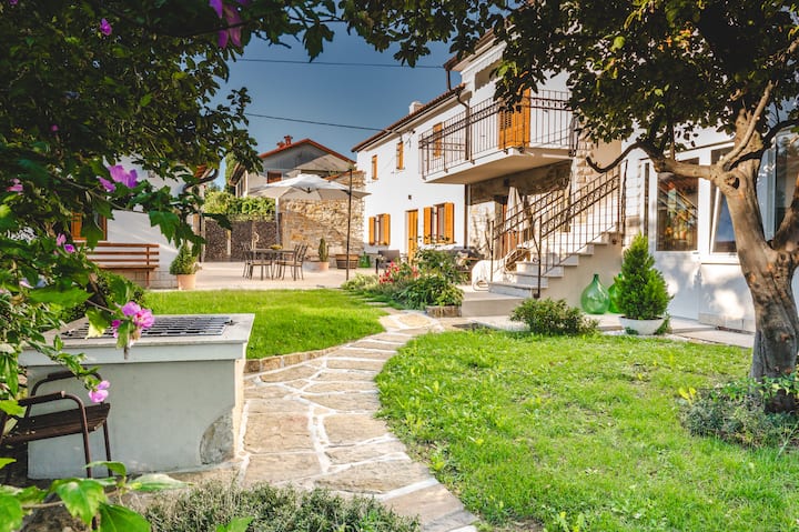 Boutique Villa With A Garden 15 Min To Coast - Koper