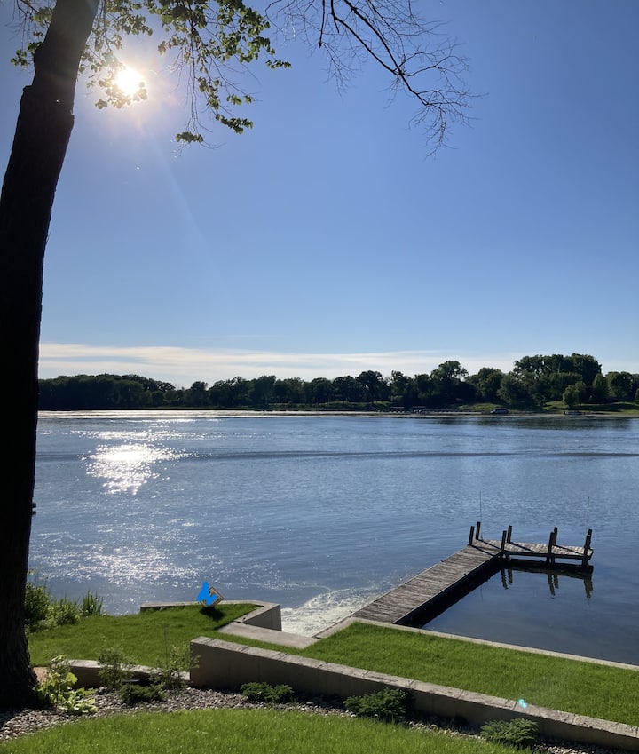 Lakefront Home With Loft Style Private Room! - Appleton, WI