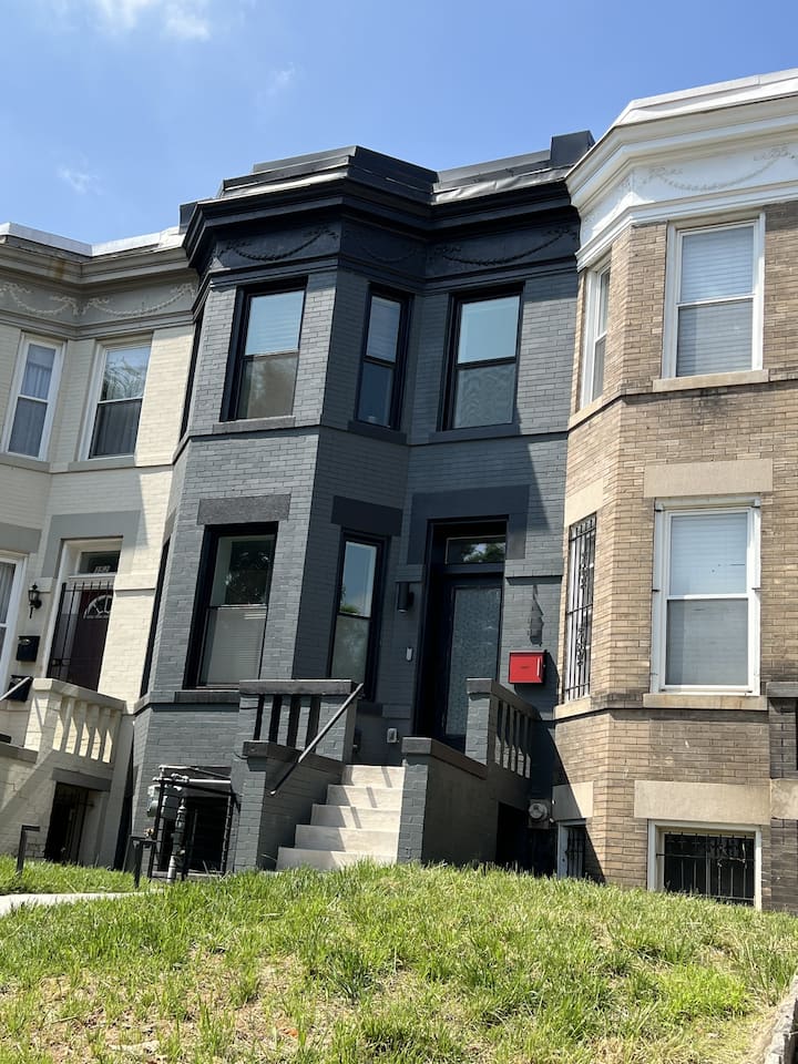 Modern Ne Condo W/ King Bed - Washington D. C., DC