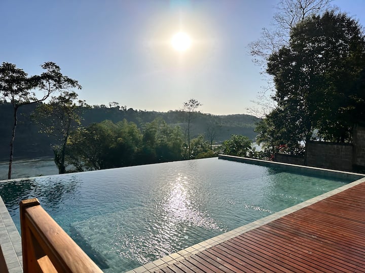 Luxury Suite By The River · A Refuge To Disconnect - Puerto Iguazú