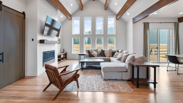 Brand New 3600 Sf 3-primary Suite Mountain Getaway - McCall, ID