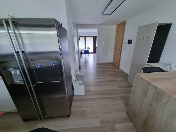 Moderne Und Große 3 Zimmer Wohnung - Stuttgart
