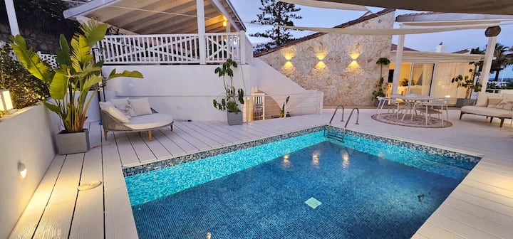 Beach Front Villa With Private Pool Sea Views - Estepona